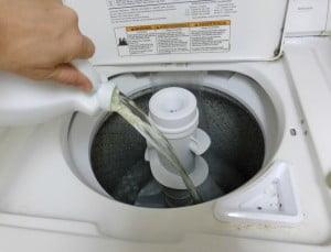 3 Quick & Easy Tips To Deodorize Your Smelly Washing Machine ...